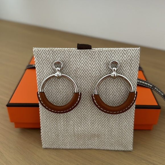 Hermes | Jewelry | New Hermes Loop Earrings In Fauve Barenia Calfskin ...